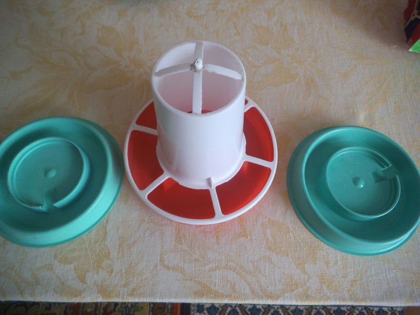 Поилки для кур