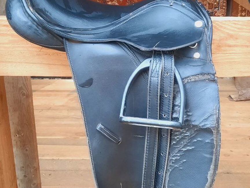 Седло для лошади