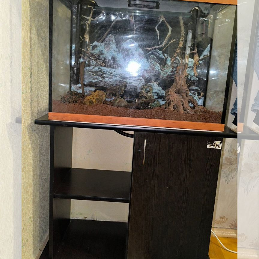 Аквариум с тумбой