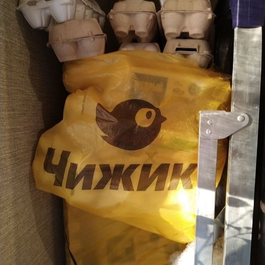 Ячейки для яиц много