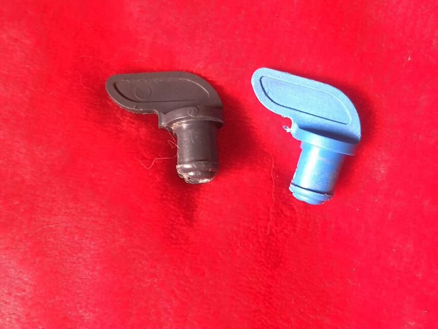 Защелки в переноску для животных