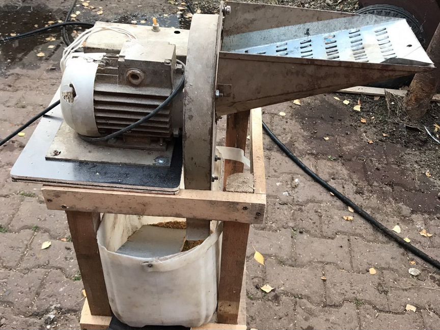 Зернодробилка бу