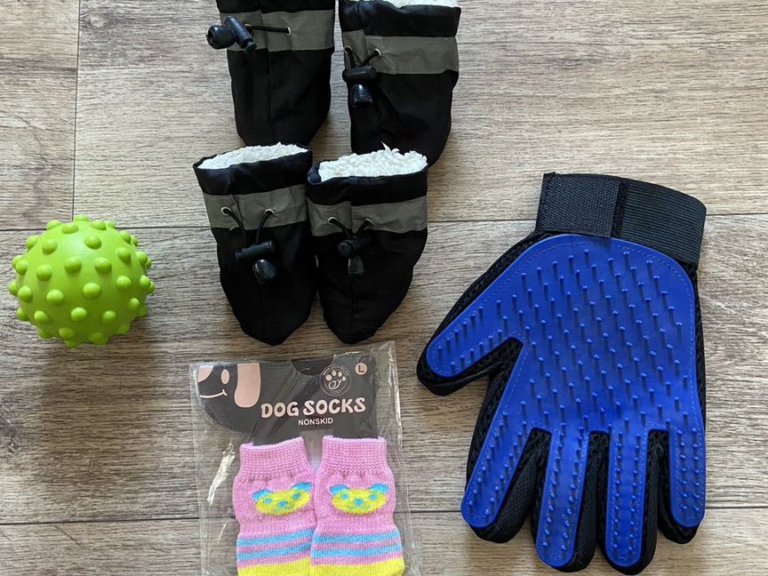 Носки, обувь, перчатка для вычесывания шерсти