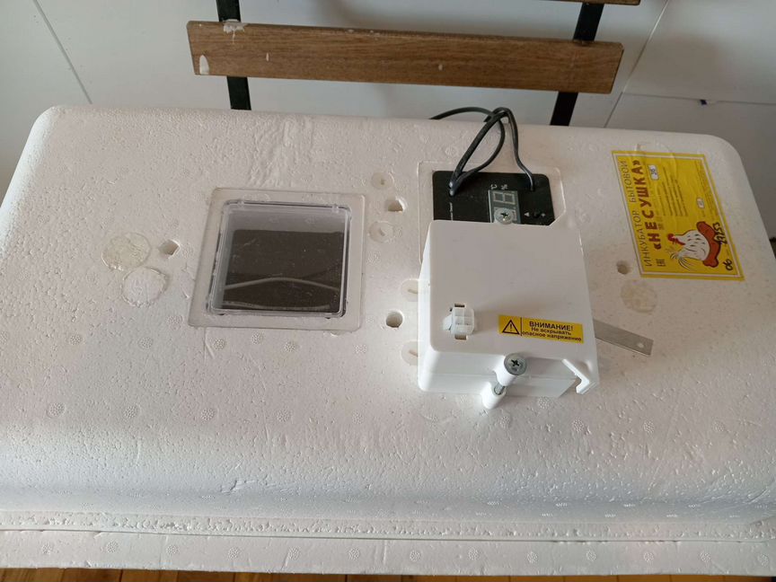 Инкубатор "Несушка" на 36 яиц с автоповоротом