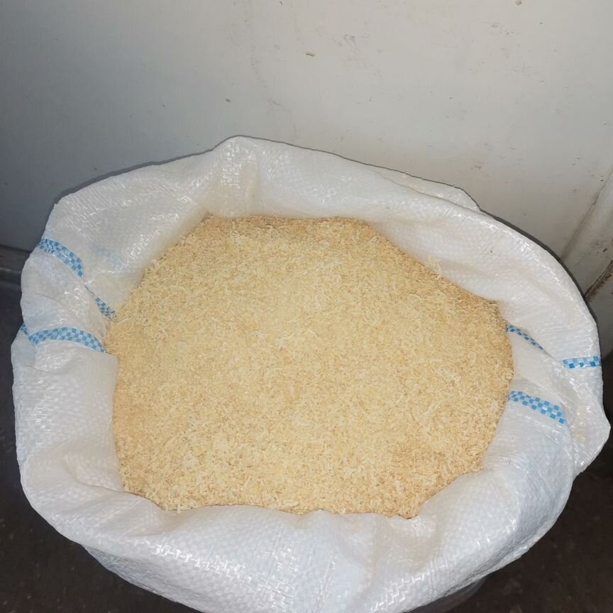 Опилки в мешках