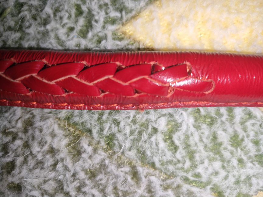 Ошейник из лакированной кожи