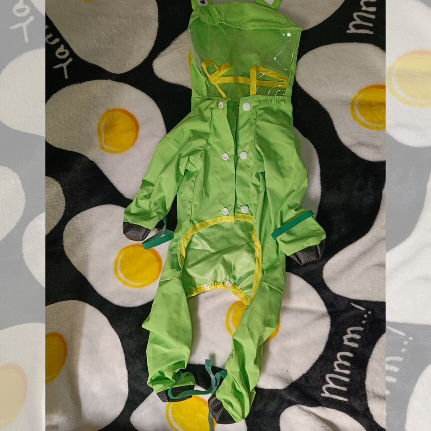 Дождевик с закрытыми лапами для маленькой собаки