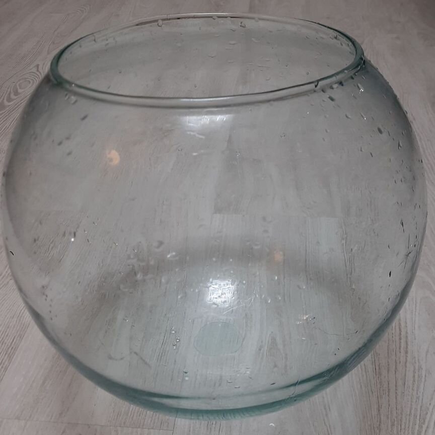 Продам аквариум круглый 21-23л