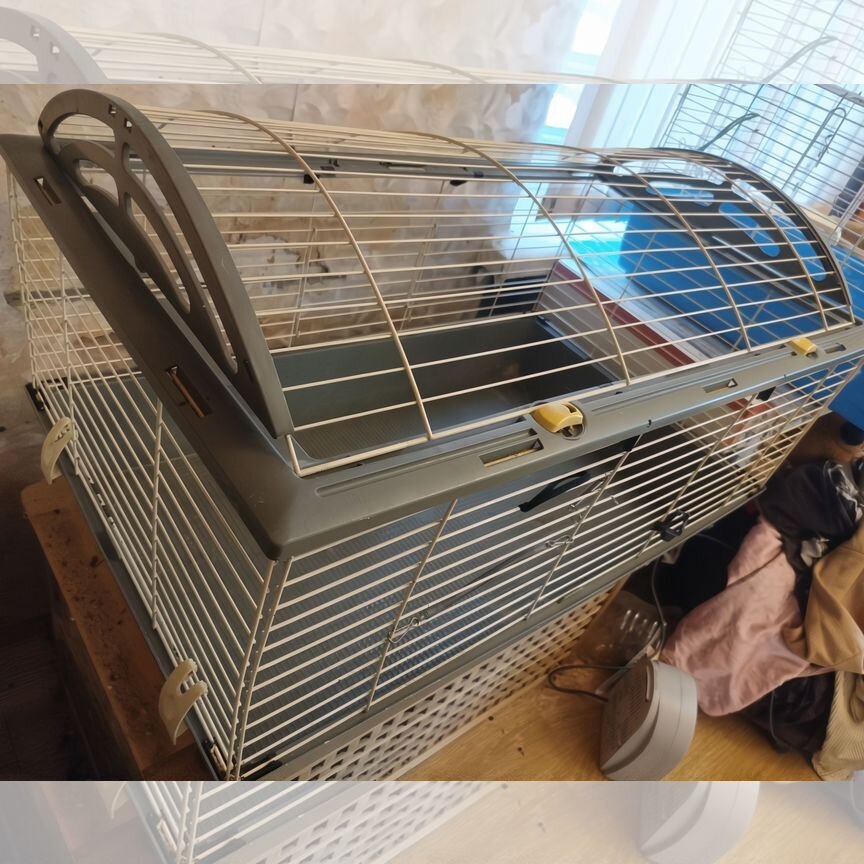 Клетка для кролика большая и просторная
