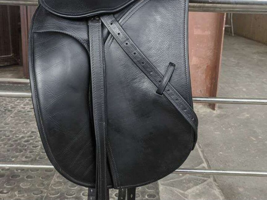 Седло выездковое