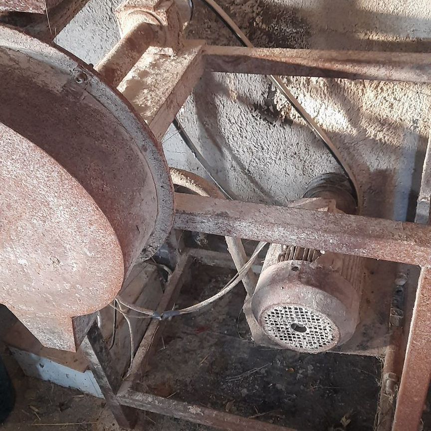 Зернодробилка