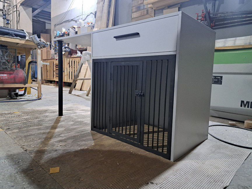 Вольер-тумба с ящиками