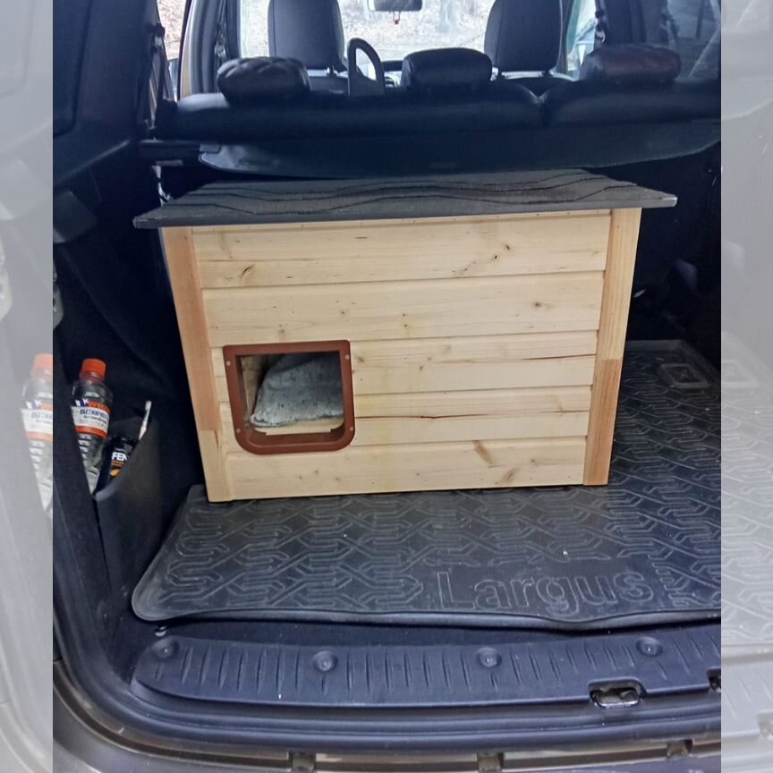 Будка для кошки или маленькой собаки