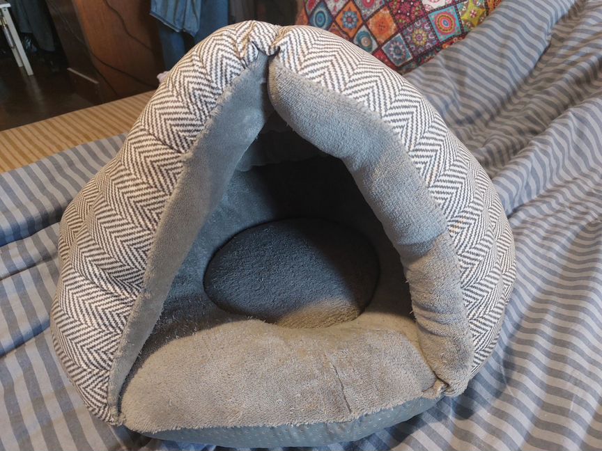 Домик лежанка для котапёса