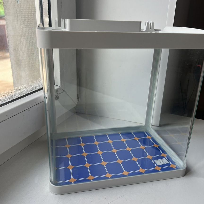 Аквариум с фильтром и подсветкой