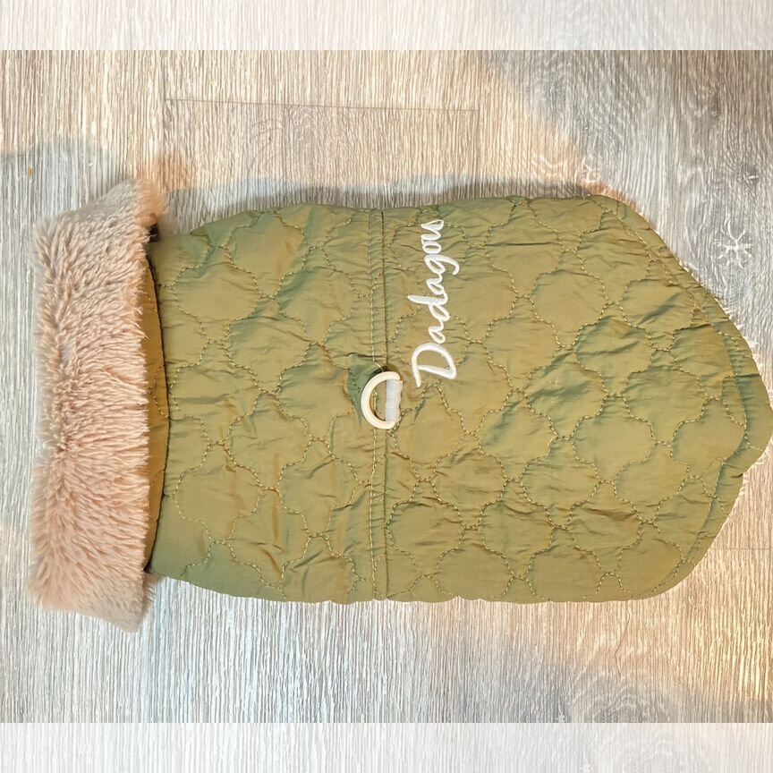 Жилет с меховым воротником