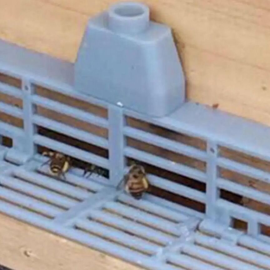 Противороевой летковый заградитель для матки