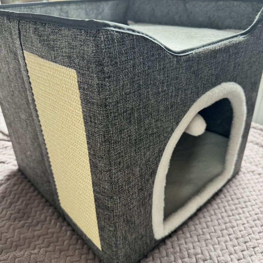 Домик для кошки с когтеточкой новый