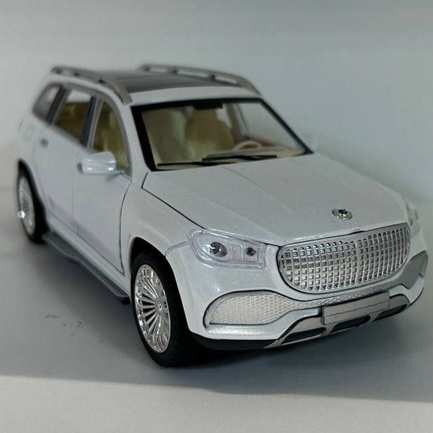 Модель автомобиля 1:24