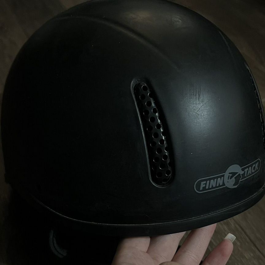 Скаковой шлем