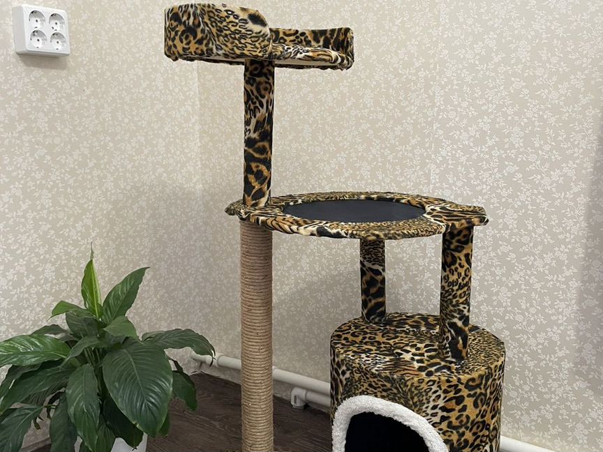 Домик для кошки с когтеточкой новые