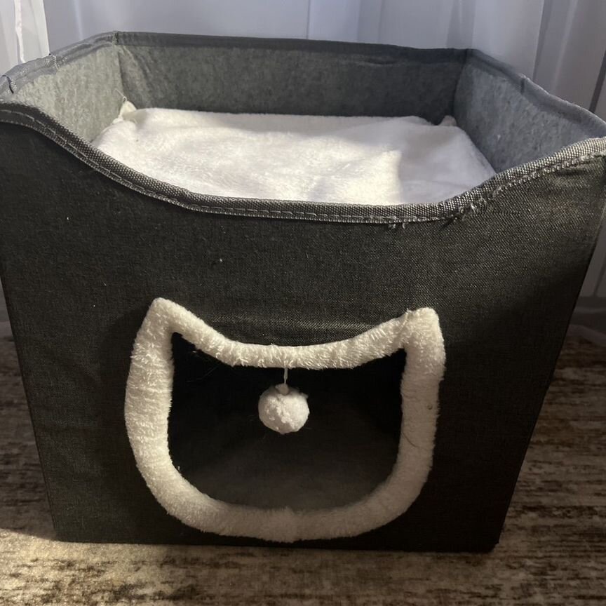 Домик для кошки с когтеточкой почти новый