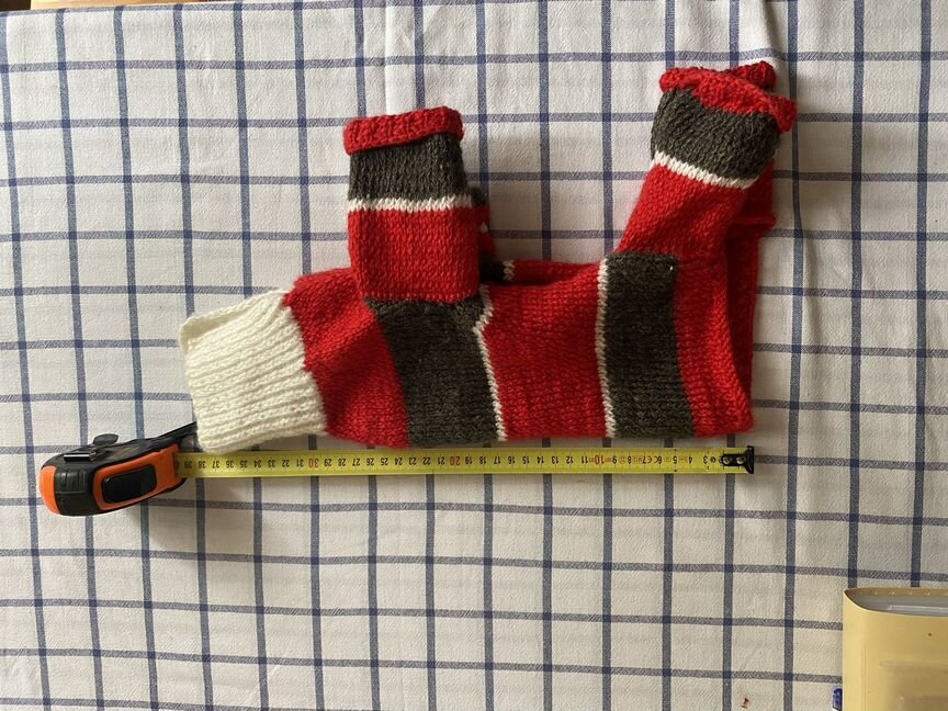 Вязаный костюм собачий