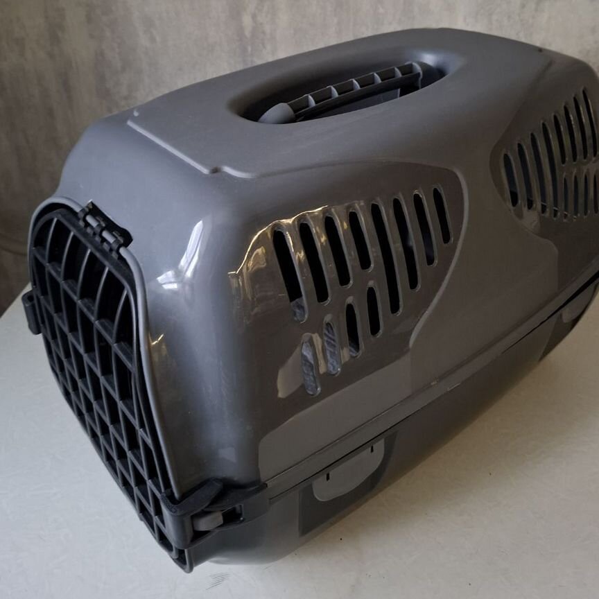 Переноска для кошек пластиковая новая
