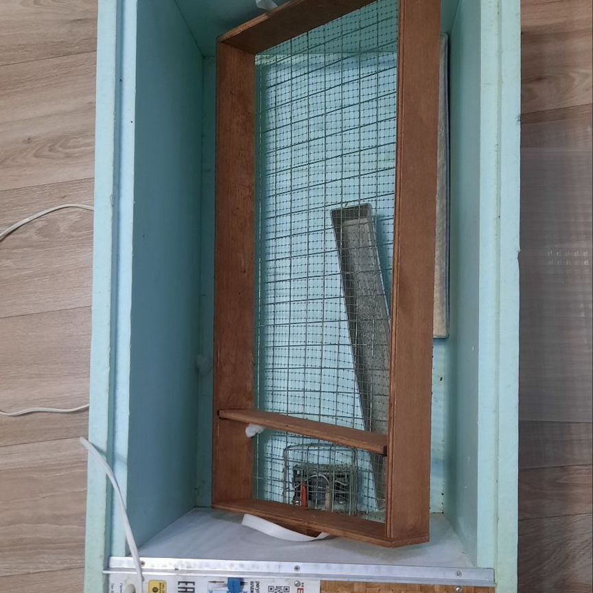 Инкубатор на 72 яйца автоматический