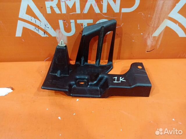 Кронштейн решетки радиатора передний правый купить в Москве MITSUBISHI ...