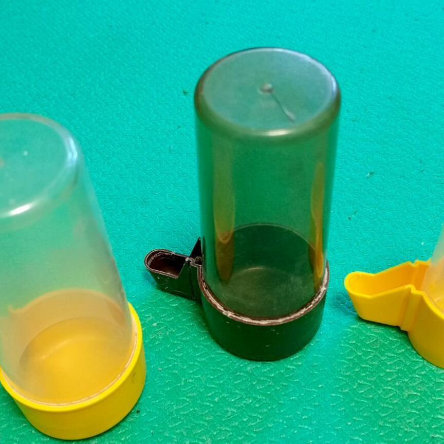 Поилка для птиц бу