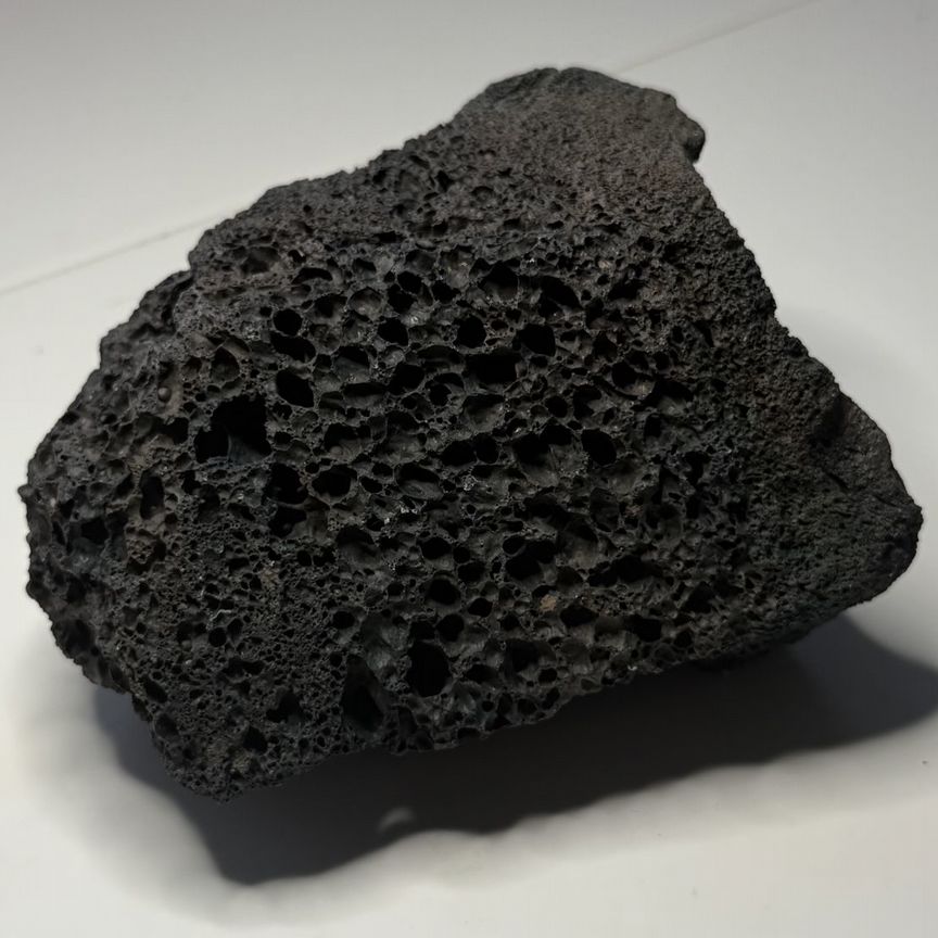 Камни для аквариума лава