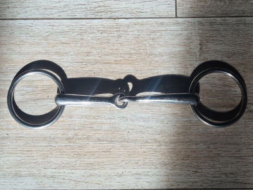Трензель для лошади