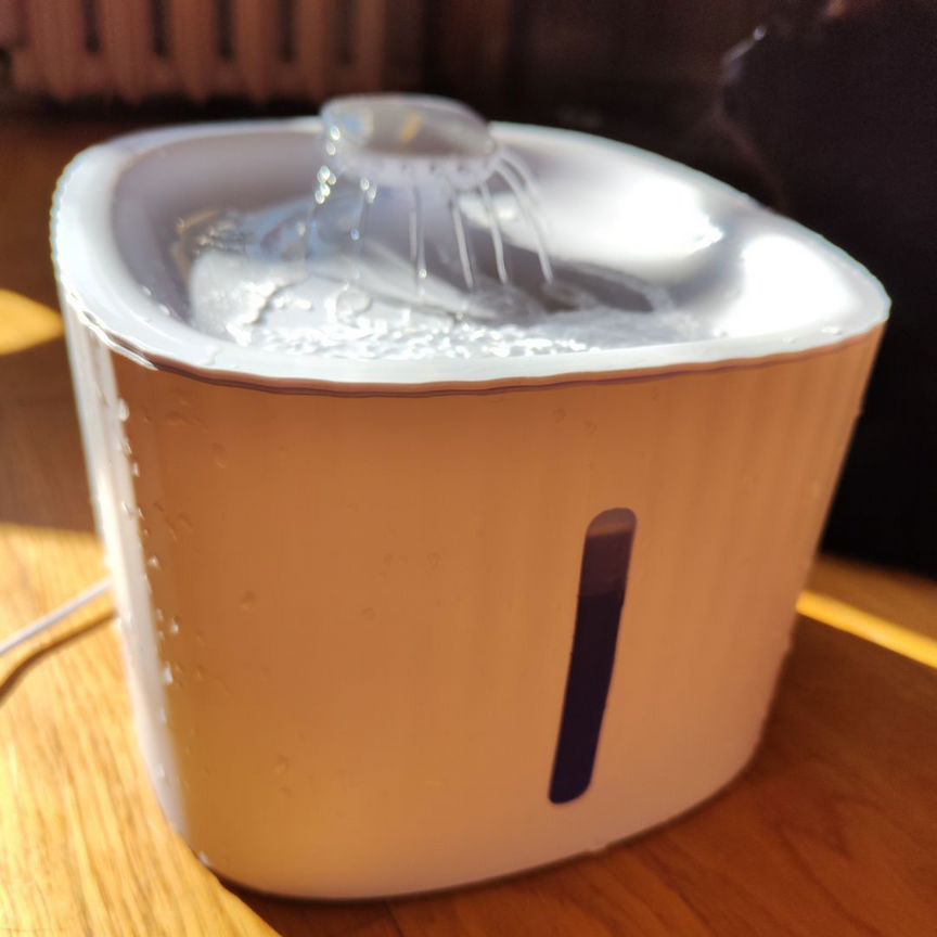 Фонтан поилка для котов, кошек и маленьких собак