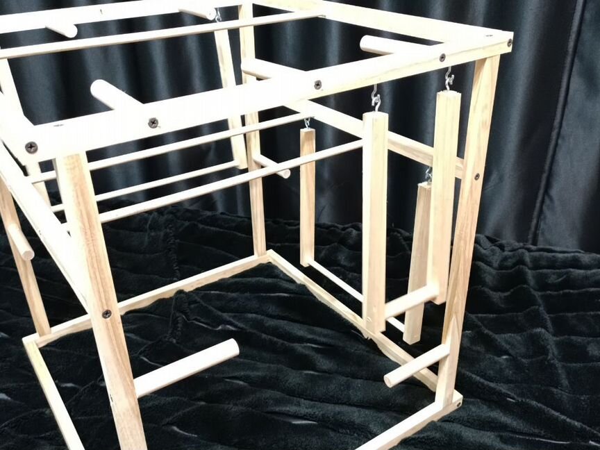 Стенд для попугаев