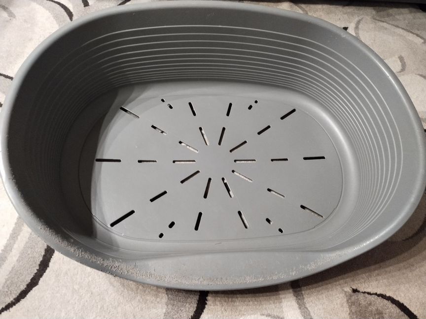 Лежак пластиковый для собак