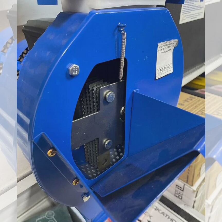 Зернодробилка Алькор-1 -2500- со стеблерезкой