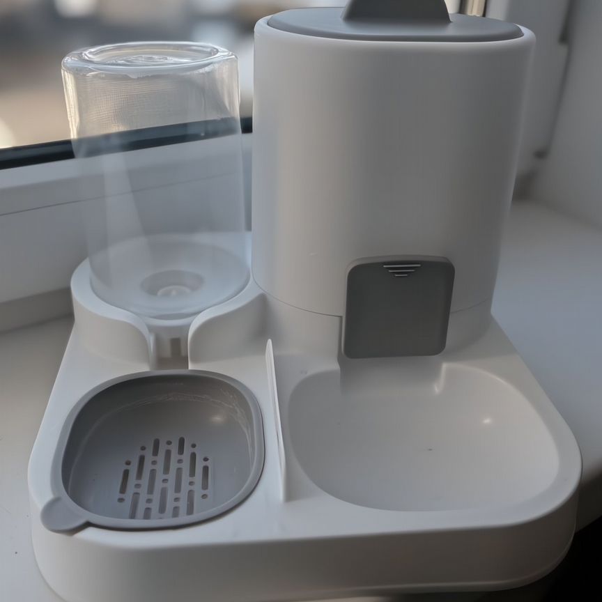 Автоматическая кормушка для домашних животных