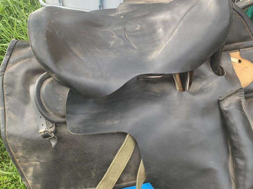 Седло для лошади новое
