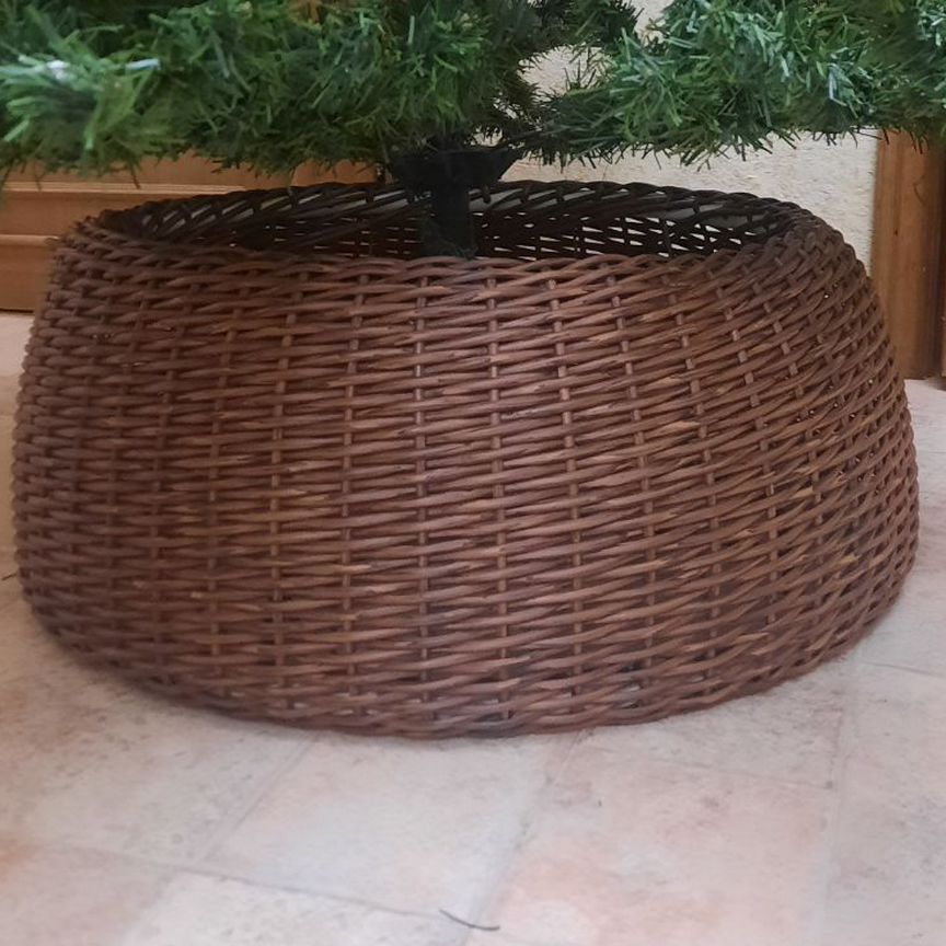 Кашпо,юбочка для елки,лежанка для животных