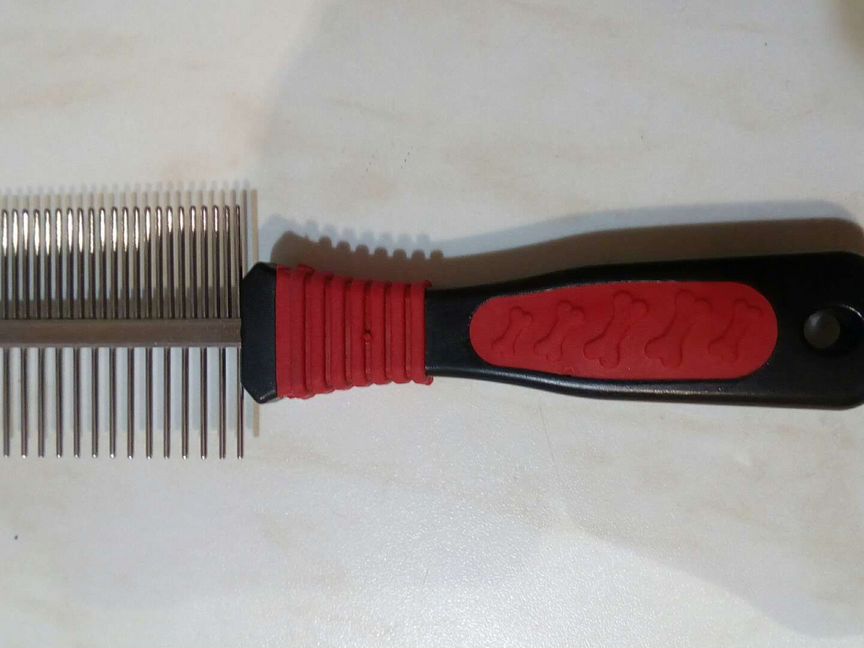 Расческа для кошек и наполнитель для сбора мочи