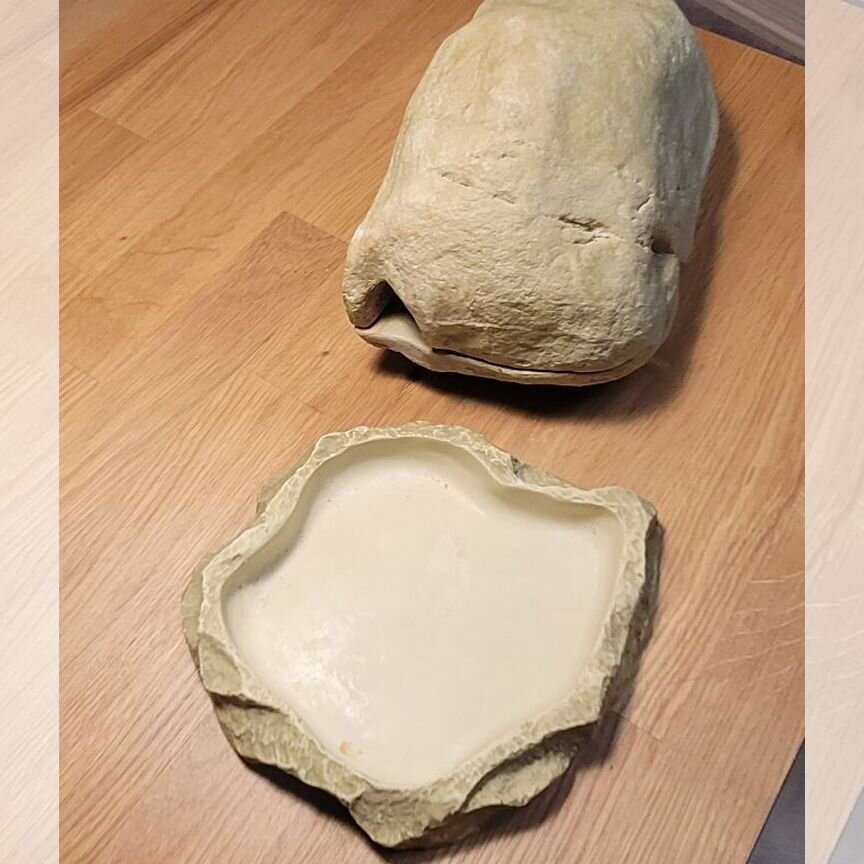 Укрытие для ящерицы и поилка exo terra