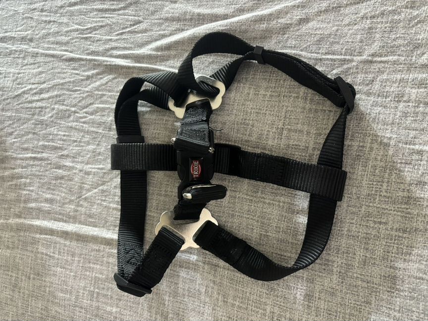 Шлейка для средней собаки trixie