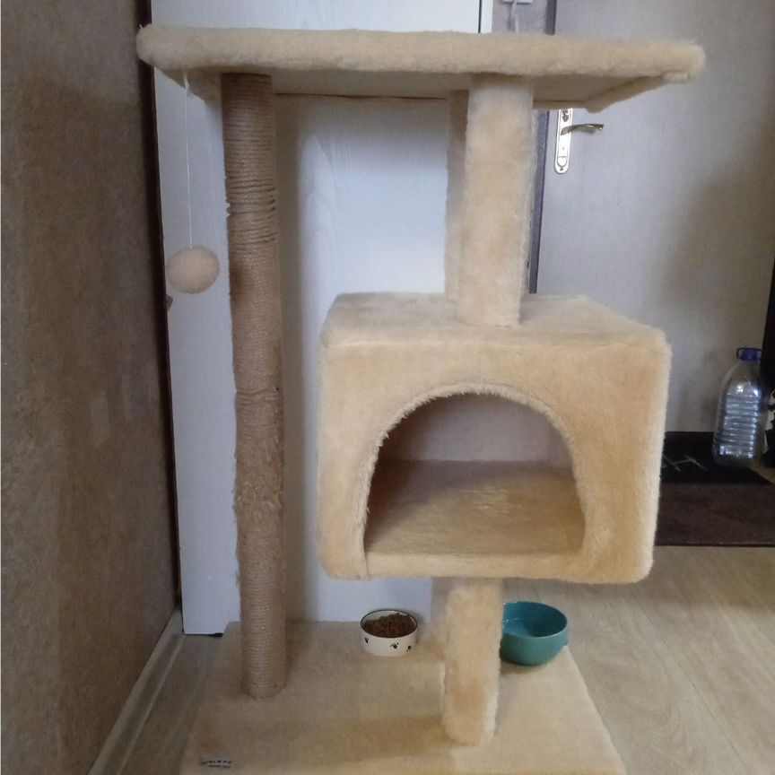 Домик для животных с когтеточкой