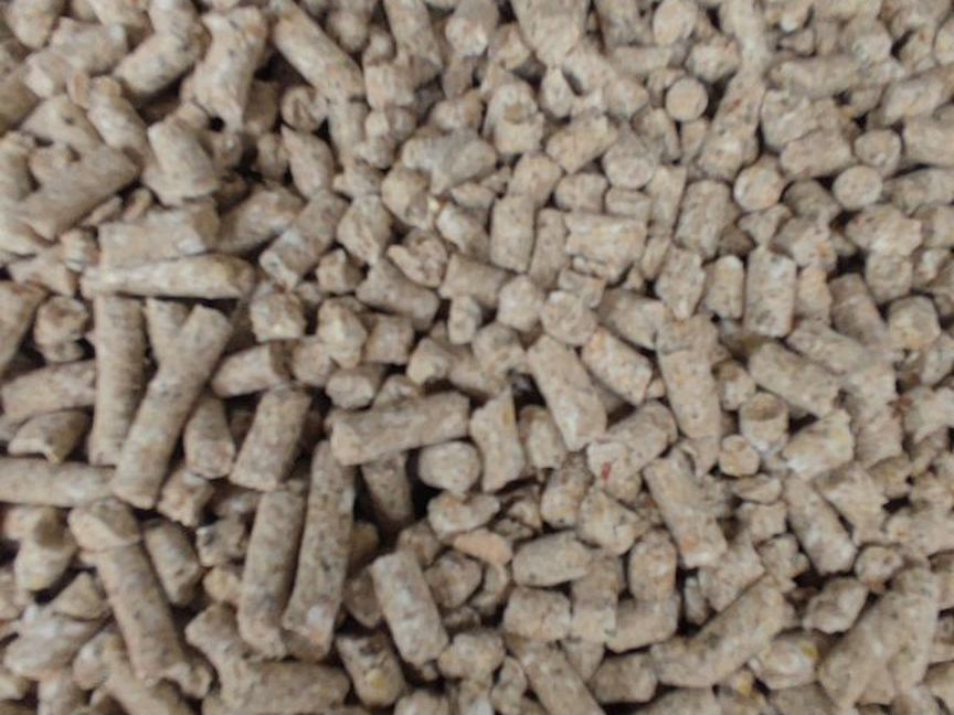 Гранулированная кормосмесь для птиц и животных