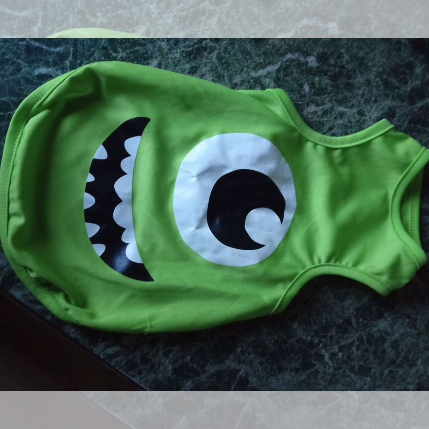 Одежда для маленьких собак и светящийся ошейник