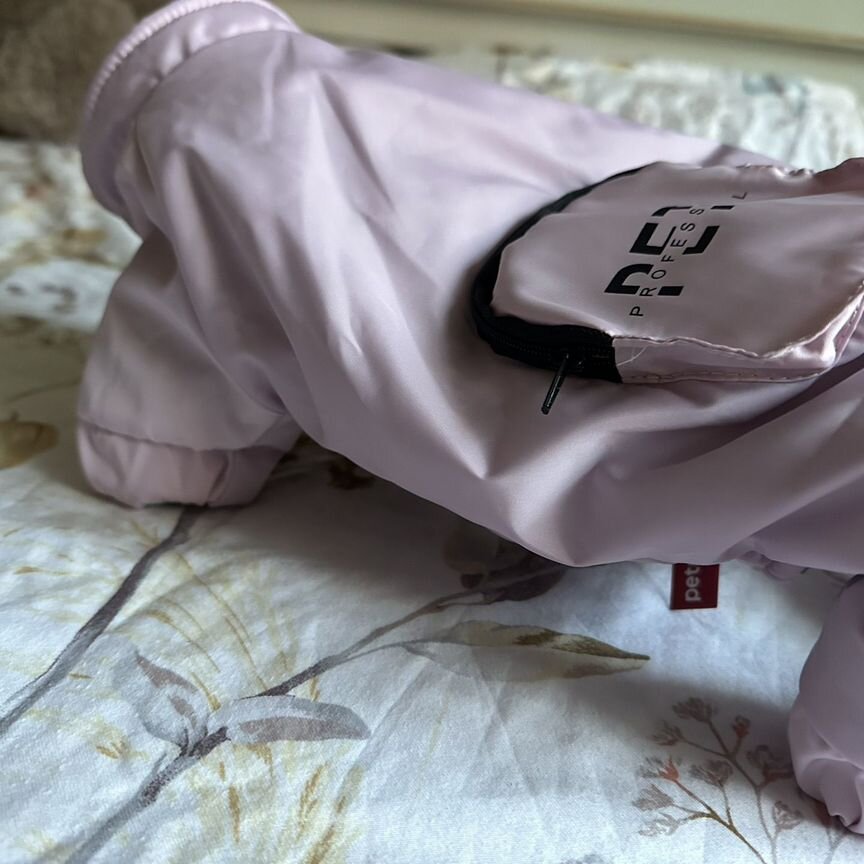 Зимний комбинезон для маленькой собаки