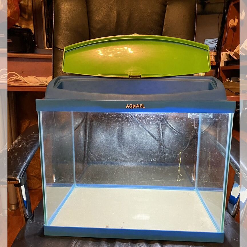 Аквариум.примерно на 40литров.в отличн.состоян