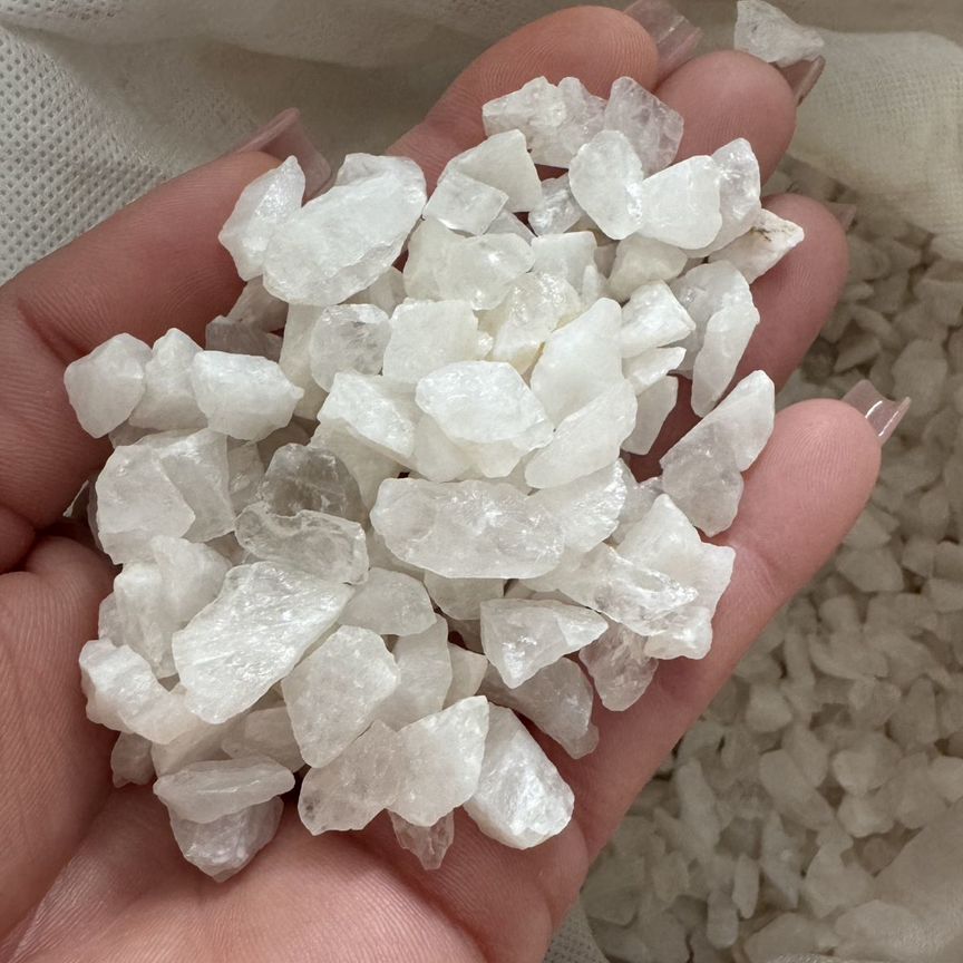 Грунт для аквариума и искусственные растения