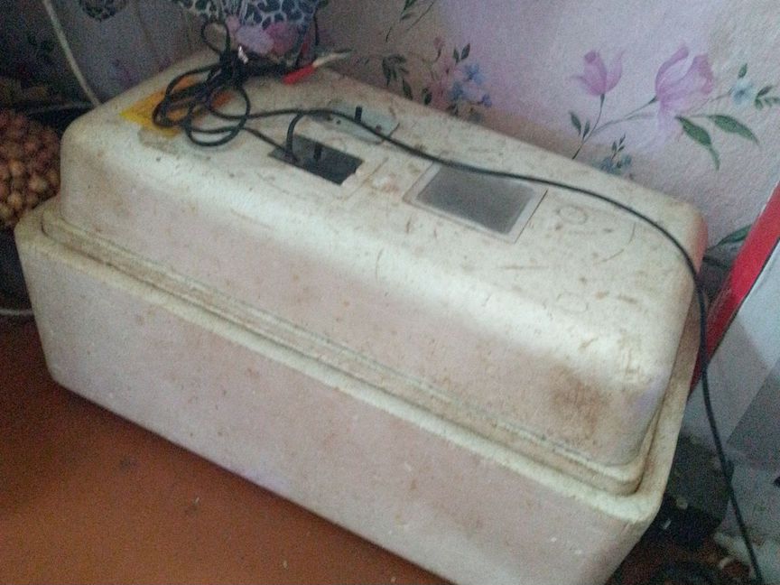 Продам инкубатор на запчасти
